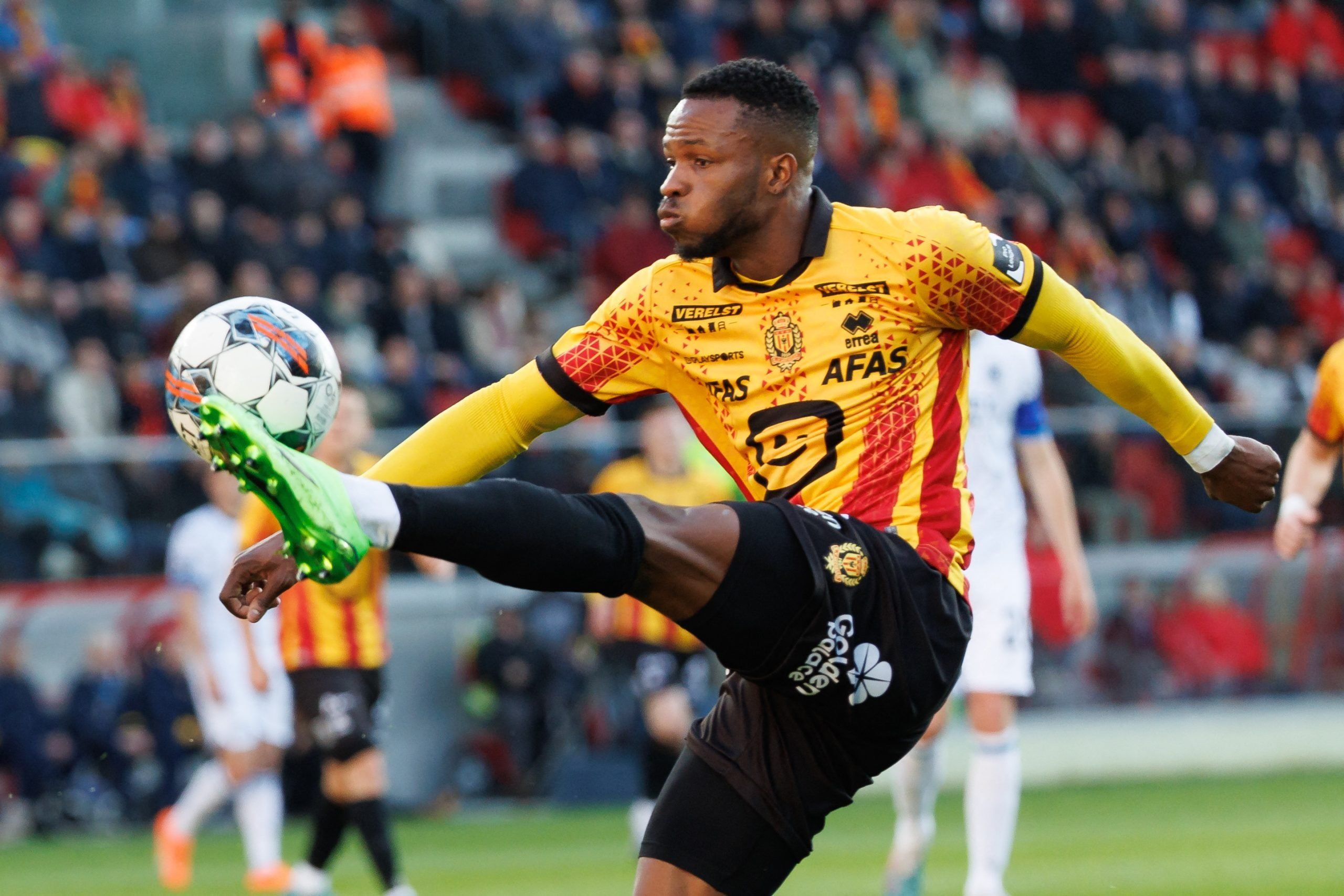 Standard Liege sign former Celtic defender after release from KV ...